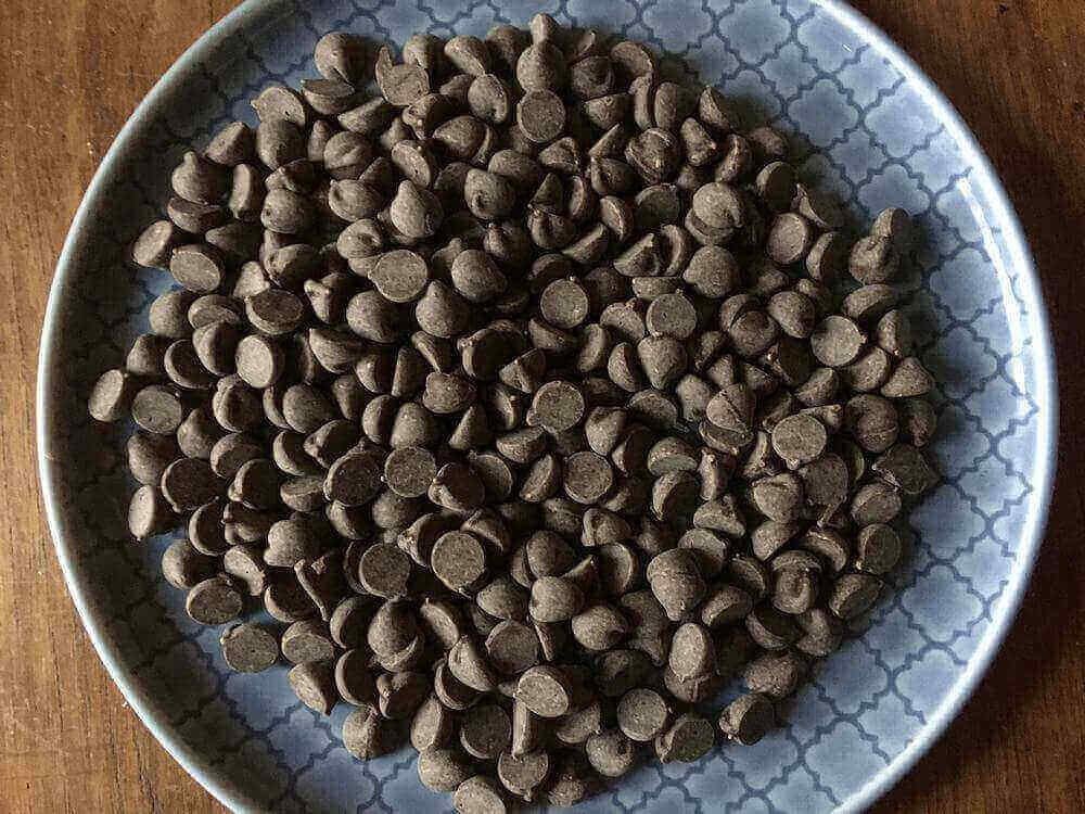 Real Chocolate Chips - 4,000ct (25 lb) - Medium Size – CNS ...